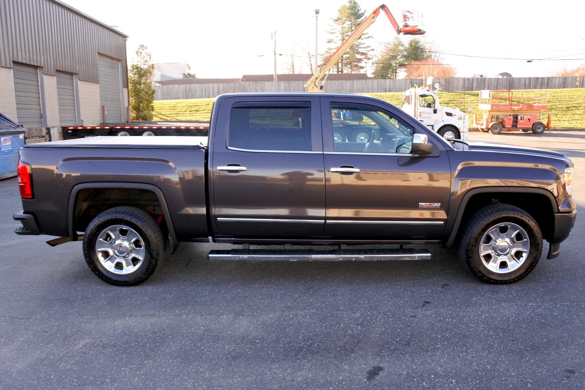 Used 2015 GMC Sierra 1500 4WD Crew Cab 143.5' SLT For Sale ($28,800 ...