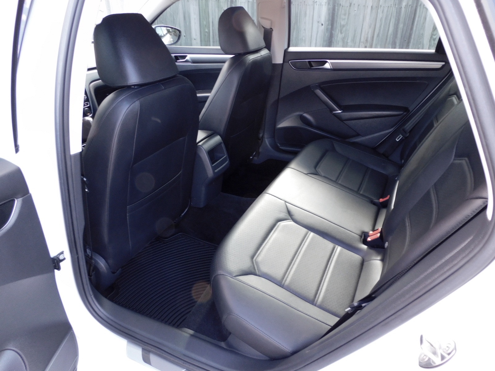 Used 2018 Volkswagen Passat R-Line Auto For Sale ($19,800) | Metro West ...